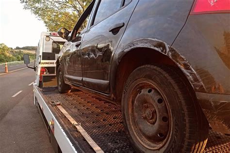 Mulher é Presa Após Fugir Por Mais De 50 Km De Abordagem Policial Em