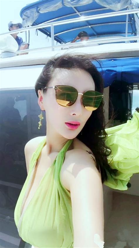 女神王李丹妮近照，好性感啊 每日头条