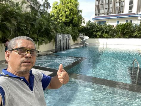 รับสร้างสระว่ายน้ำ