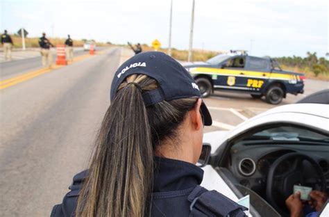 PRF flagra motorista dirigindo CNH em suspensão Polícia Rodoviária Federal