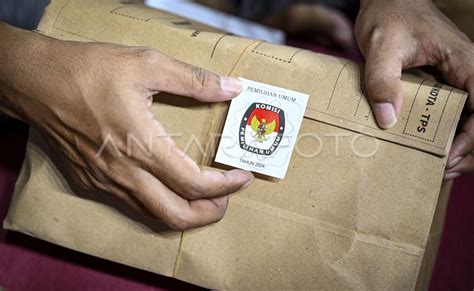 Distribusi Logistik Pemilu Di Jakarta ANTARA Foto