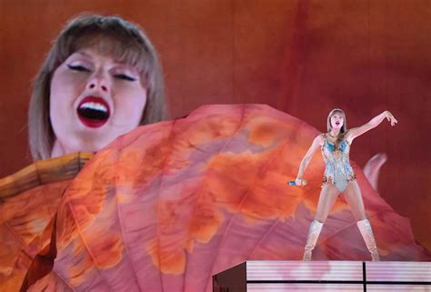 Taylor Swift Skal Ha Gitt Over To Milliarder Kroner Til Crewet Norge