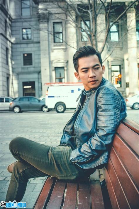 Ca Sĩ Mai Quốc Việt
