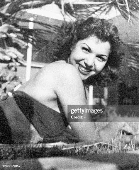 Picture Dated Mid 40s Shows Famous Egyptian Actress And Belly Dancer