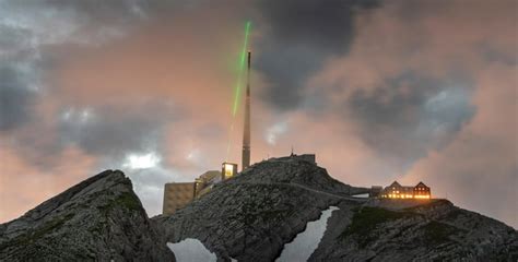 Ein Laser als Blitzableiter Energiereiche Laserpulse können Blitze