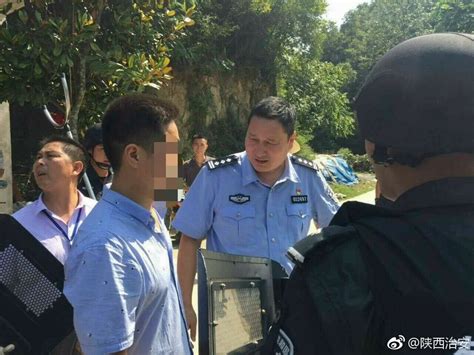 汉中男子精神病发作持刀砍坏摩托车 民警一举制服新浪陕西新浪网