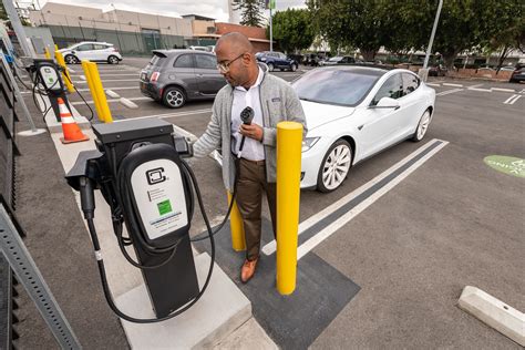 Ladwp Encourages Electric Vehicle Use With Additional Hours For