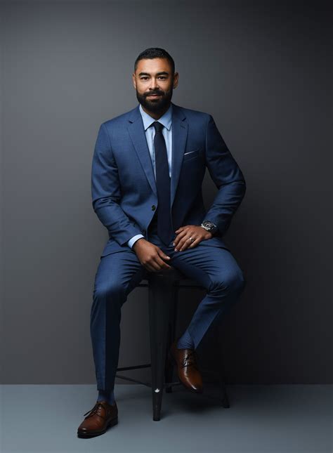 Pin By Camila Lima On Inspirações De Poses Masculino Business Man