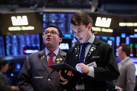 Tesla Broadcom Lead Tech Stock Crash As Fed Eyes Fewer Rate Cuts In