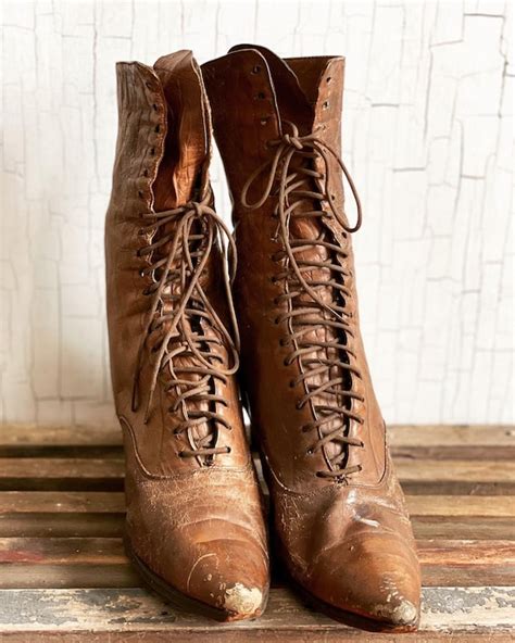 Brown Leather Victorian Ladies Boots Gem