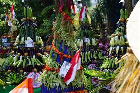 Kirab Tumpeng Hasil Bumi Farmer Thanksgiving To Celebrate Indonesian