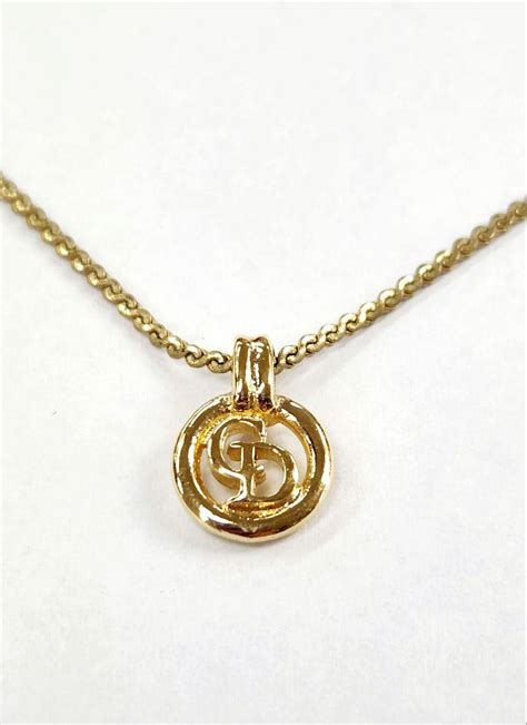 Christian Dior ネックレス メルカリ