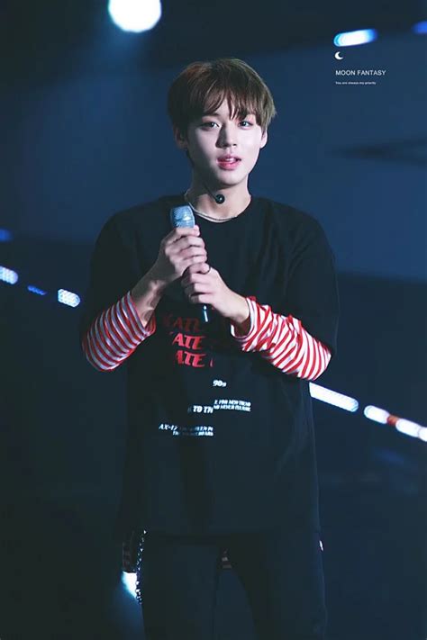 朴志训박지훈 Wannaone Parkjihoon 花瓣网