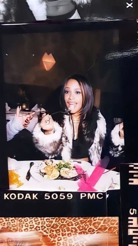 Pin By 𝐀𝐧𝐝𝐫𝐞𝐚𝐧𝐚𝐚𝐚𝐚 💜 On Aaliyah 💕 Aaliyah Style Aaliyah Hair