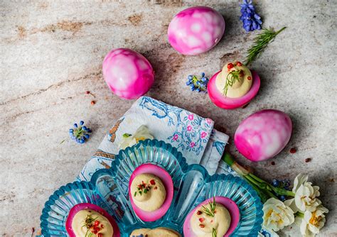 Gefüllte Eier Für Ostern In Pink Mit Frischkäsecreme
