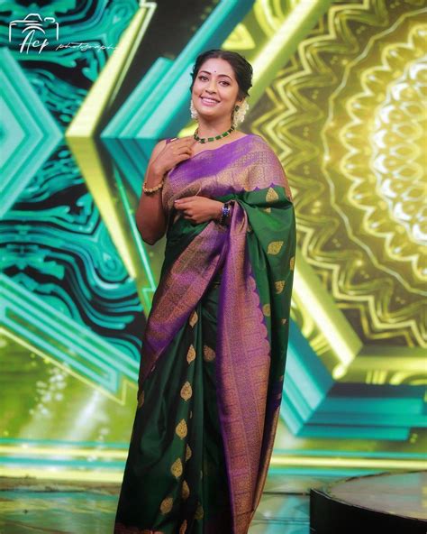 Navya Nair Actress Hd Photosimagespics And Stills 573937