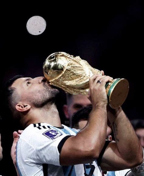 Kun Agüero Le Respondió A Un Usuario De Redes Que Le Reprochó No Haber