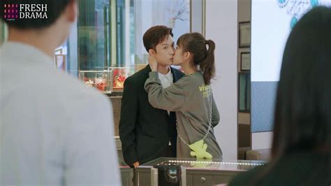 Fullshe Ran Into Her Ex And Grabbed The Ceo To Pose As Her Bf But
