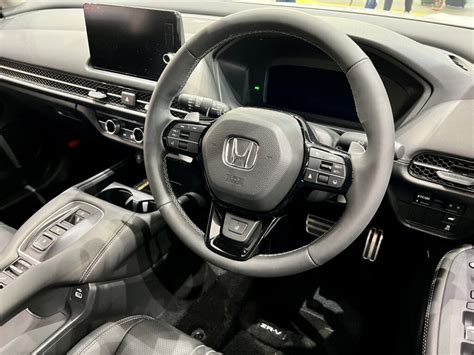 新登場！期待のホンダ Zr Vの展示会で内外装をチェック！！ 自動車選び