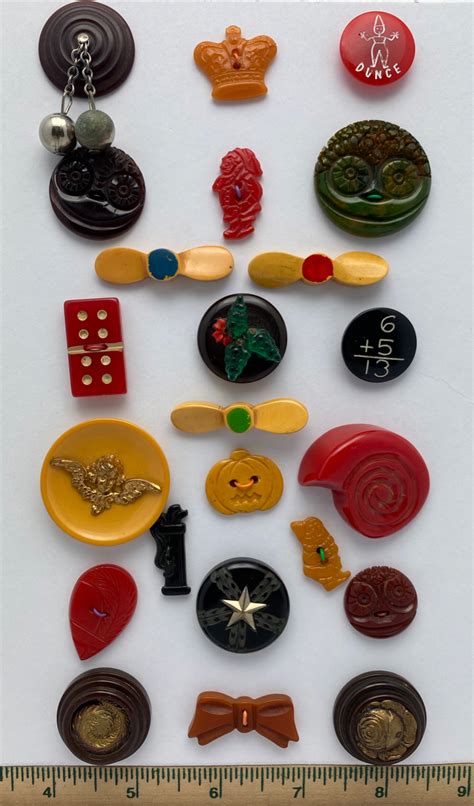 Lot Detail Bakelite Buttons