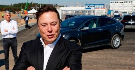 테슬라 일론 머스크 한 달만 기다리면 완전 자율주행차 나올 것