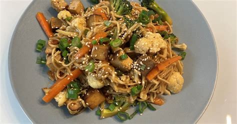 Cinske Rezance S Tofu A Zeleninou