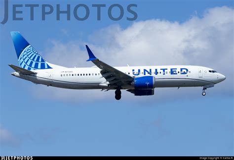 N17265 | Boeing 737-8 MAX | United Airlines | Carlos R | JetPhotos
