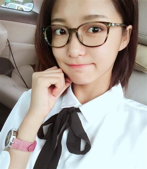 黄海波嫖娼被抓，王思聪天天女人换一点事没有，这就是差距！