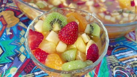 Un clásico del verano prepara esta ensalada de frutas bien argentina
