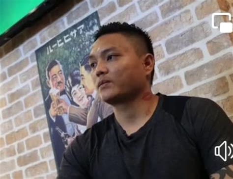 Shwe ရွှေ 🛑စားပွဲထိုးလုပ်နေတဲ့