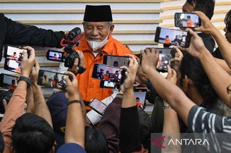 KPK Tahan Seorang Penyuap Gubernur Maluku Utara ANTARA News