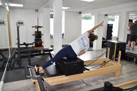 Pilates Reformer Vs Mat Based Pilates Whats The Difference