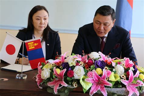БТСУХ ны дарга Ц Шаравжамц Яйзү хотын дарга Хиромичи Наканотой цахим
