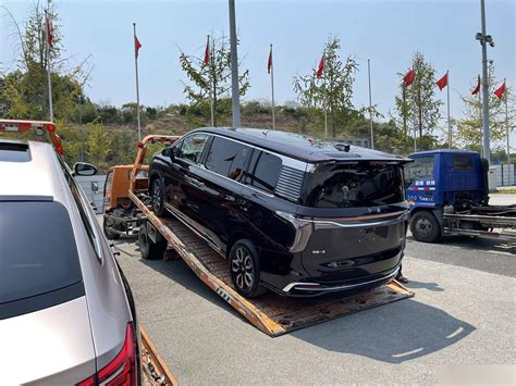 2022成都车展探馆：红旗首款mpv Hq9搜狐汽车搜狐网