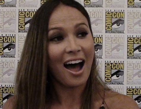 Falling Skies Interview Moon Bloodgood Is Positively Packing