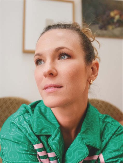 Interview Lorie On A Toujours Besoin D Amour