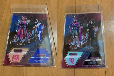 仮面ライダーリバイス アクリルスタンド ライダーストア メルカリ