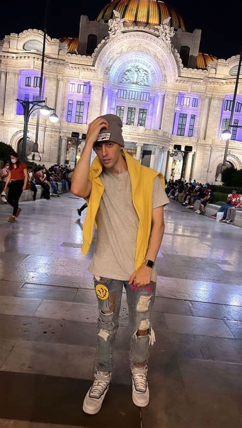 「robleis」 Celebridades Guapas Dibujos De Moda De Moda