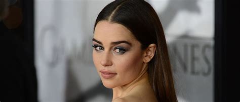 Emilia Clarke Describes Game Of Thrones Sex Scene With Jon Snow As Weird The Daily Caller