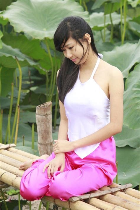 Vietnamese Ao Yem Vietnamese Traditional Dress Traditional Dresses