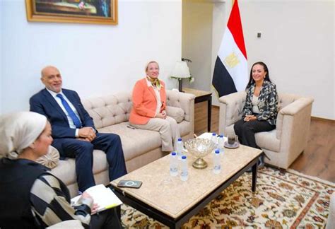 جريدة الشروق وزيرة البيئة التعاون مع التضامن والتعليم لتعزيز الوعي