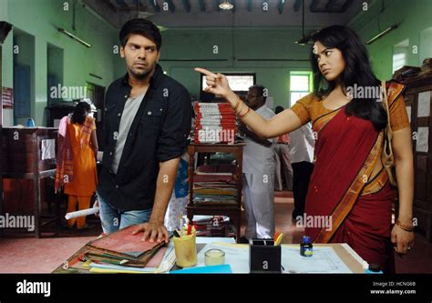Vettai From Left Arya Sameera Reddy 2012 ©utv Motion Picturescourtesy Everett Collection