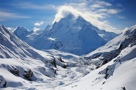 冰雪覆盖的的山脉高清图片下载 正版图片600693973 摄图网