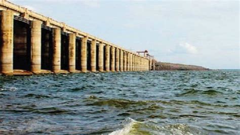 Jayakwadi Dam जायकवाडीसाठी साडेआठ टीएमसी पाणी सोडा सं रा तिरमनवार