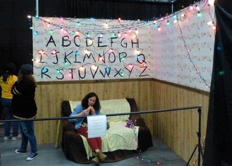 Stranger Things Set Design 15 Cool Things You Need To Know Icy Tales