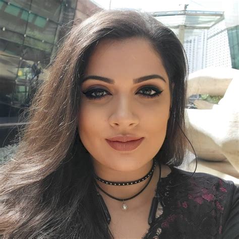 Ariel Diaz Makeup Artist Saubhaya Makeup