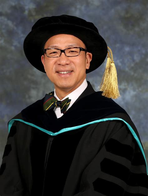 夢想號啟航主持黎穎瑜今個星期請來藝術發展局副主席楊偉誠博士，他對文化藝術 香港電台第二台 Rthk Radio 2