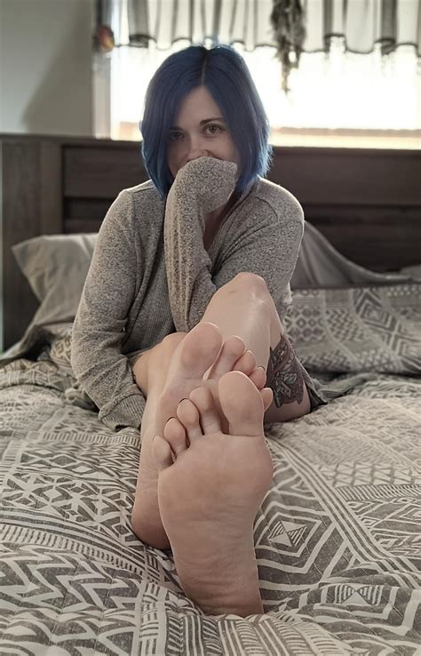 Tuesday Toes Scrolller