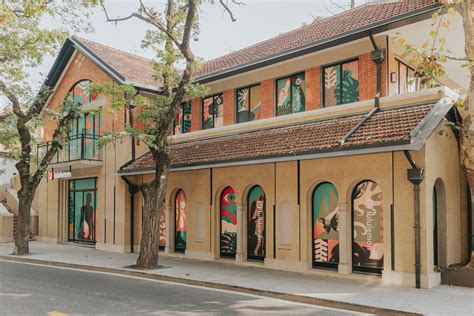 潮讯 江诗丹顿maison 1755时间艺术 家”亮相上海张园，倍耐力亮相意大利品牌设计展上海展，瑞安办公与iwg集团达成战略合作，lululemon上海东平路店开业