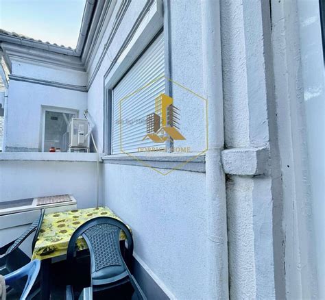 Тухлена Къща с Гараж в Центъра на гр Добрич Едноетажна къща 80 кв м РЗП 290 кв м двор К